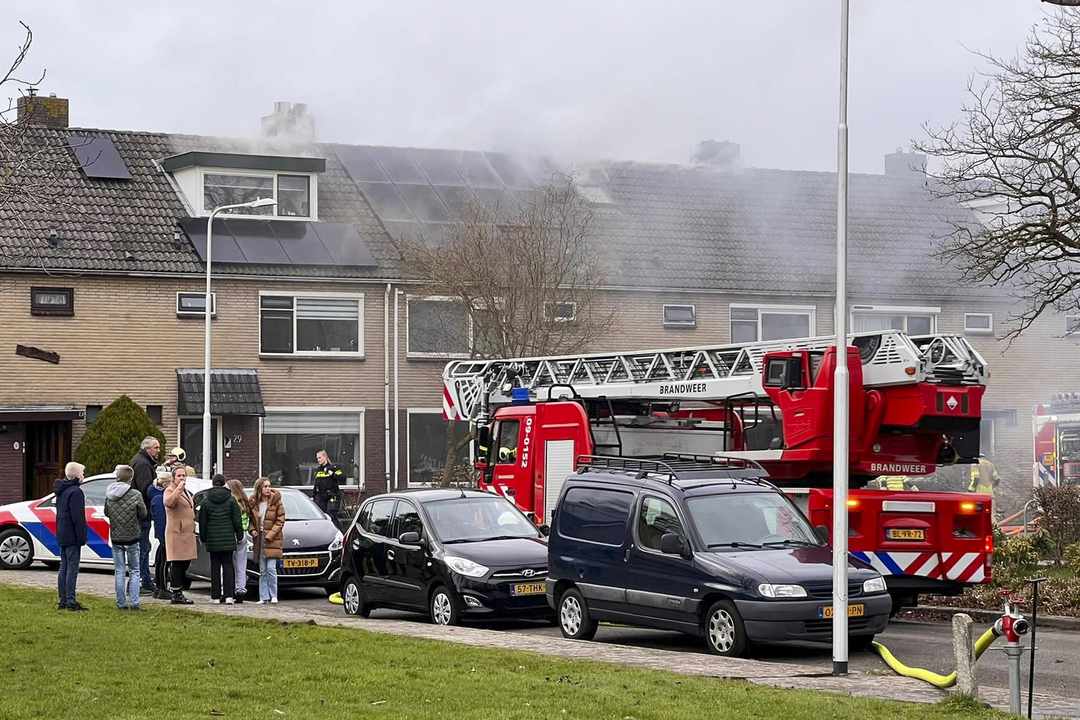 Forse brand in dak van woning Meidoornhof Leusden | 112 Nieuws Nederland Forse brand in dak van woning Meidoornhof Leusden | 112 Nieuws Nederland
