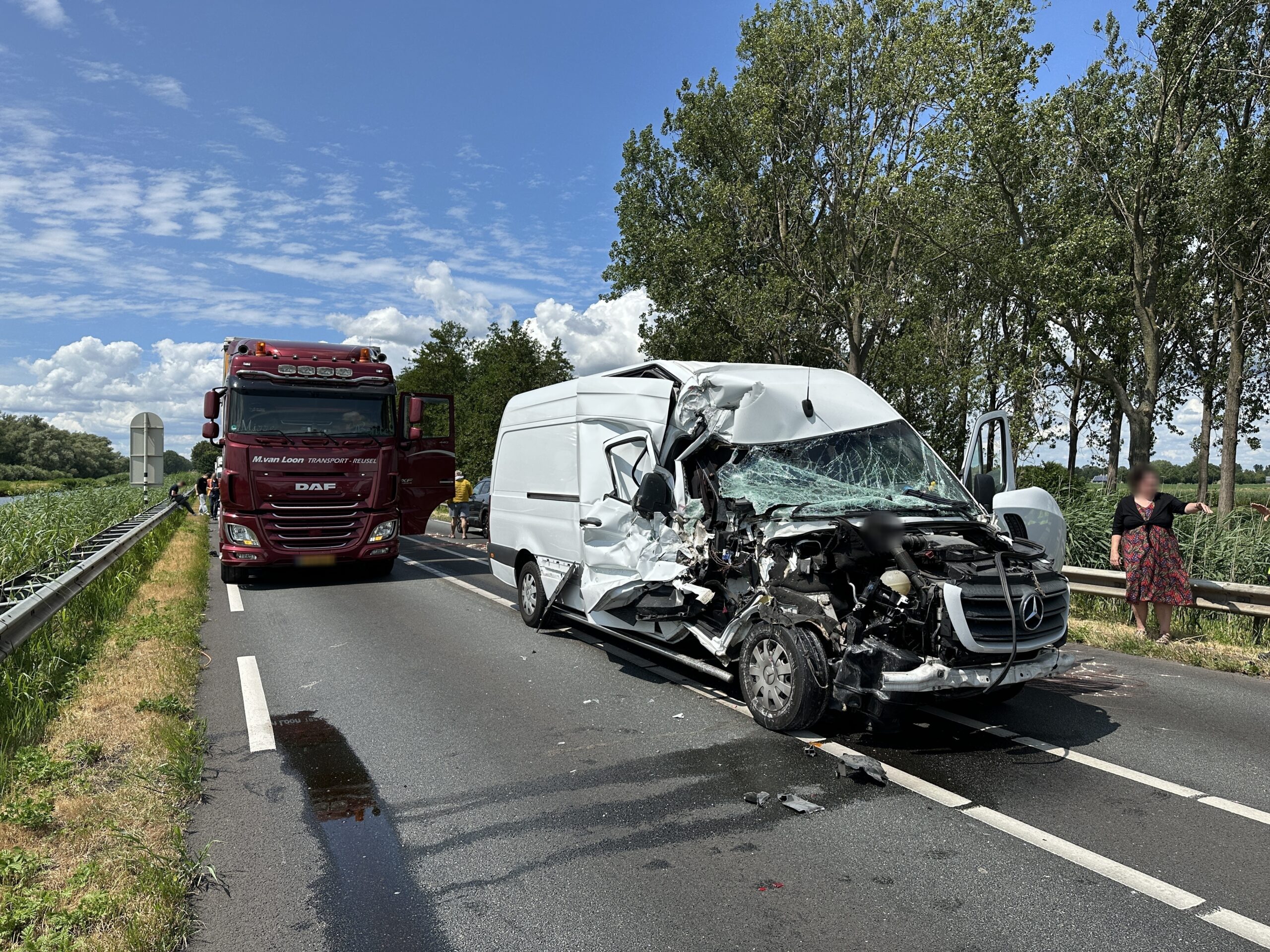 Enorme ravage na ernstig ongeval Bosscheweg N279 Erp | 112 Nieuws Nederland
