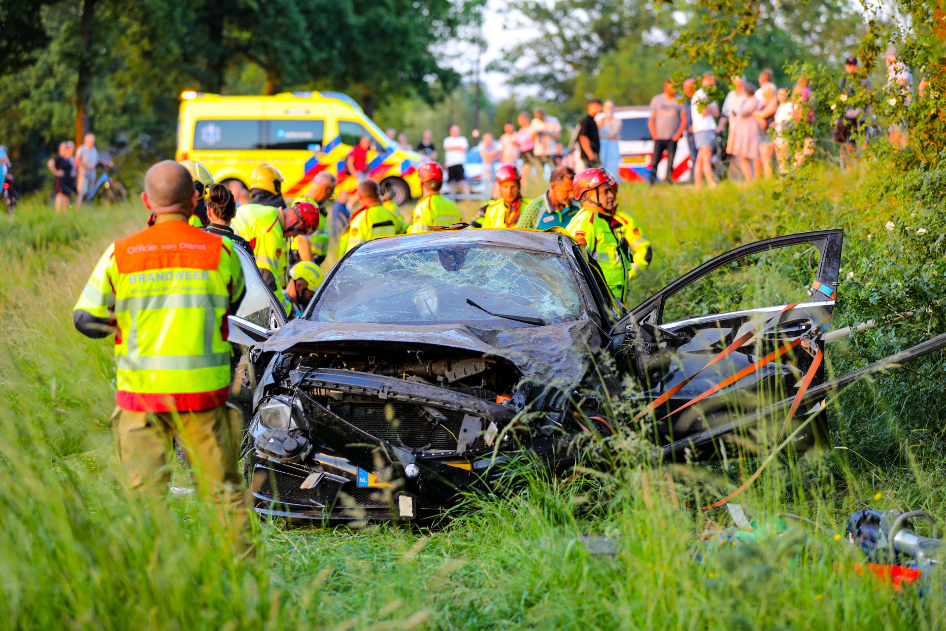 Ernstig ongeval Woudweg Klarenbeek, drie gewonden waarvan een ernstig | 112 Nieuws Nederland