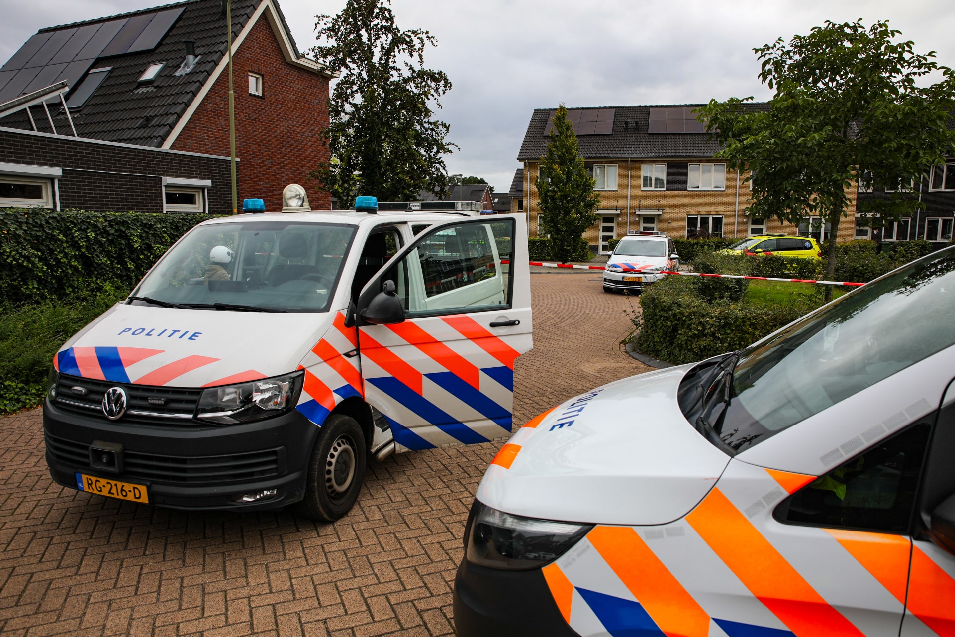 Overleden persoon gevonden in woning Korhoen Eerbeek, politie houdt rekening met misdrijf | 112 ...