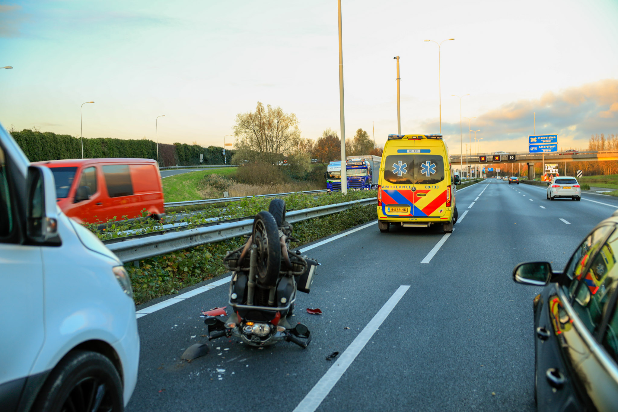 Grote ravage na ongeval op A28 bij Leusden | 112 Nieuws Nederland