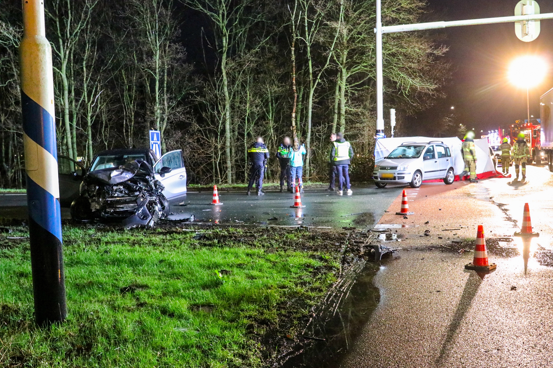 Persoon overleden bij ernstig ongeval afrit A30 Barneveld | 112 Nieuws Nederland