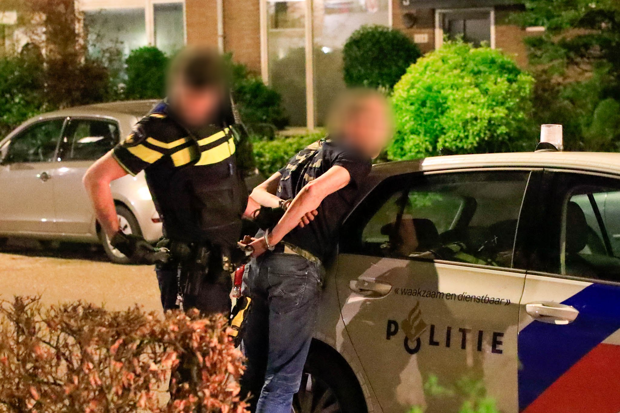 Voordeur door politie opengebroken en man aangehouden Havikshorst ...