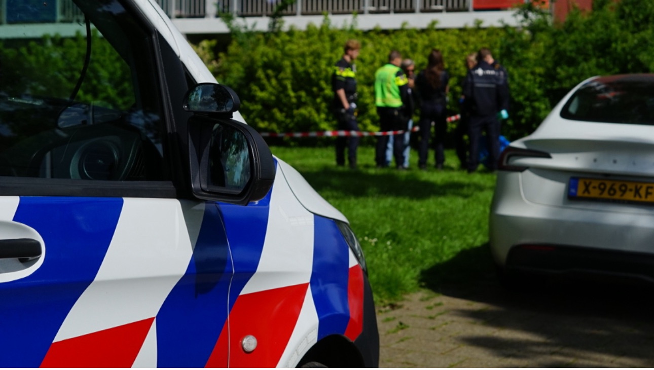 Lichaam op straat gevonden in Hellevoetsluis, politie doet onderzoek | 112 Nieuws Nederland