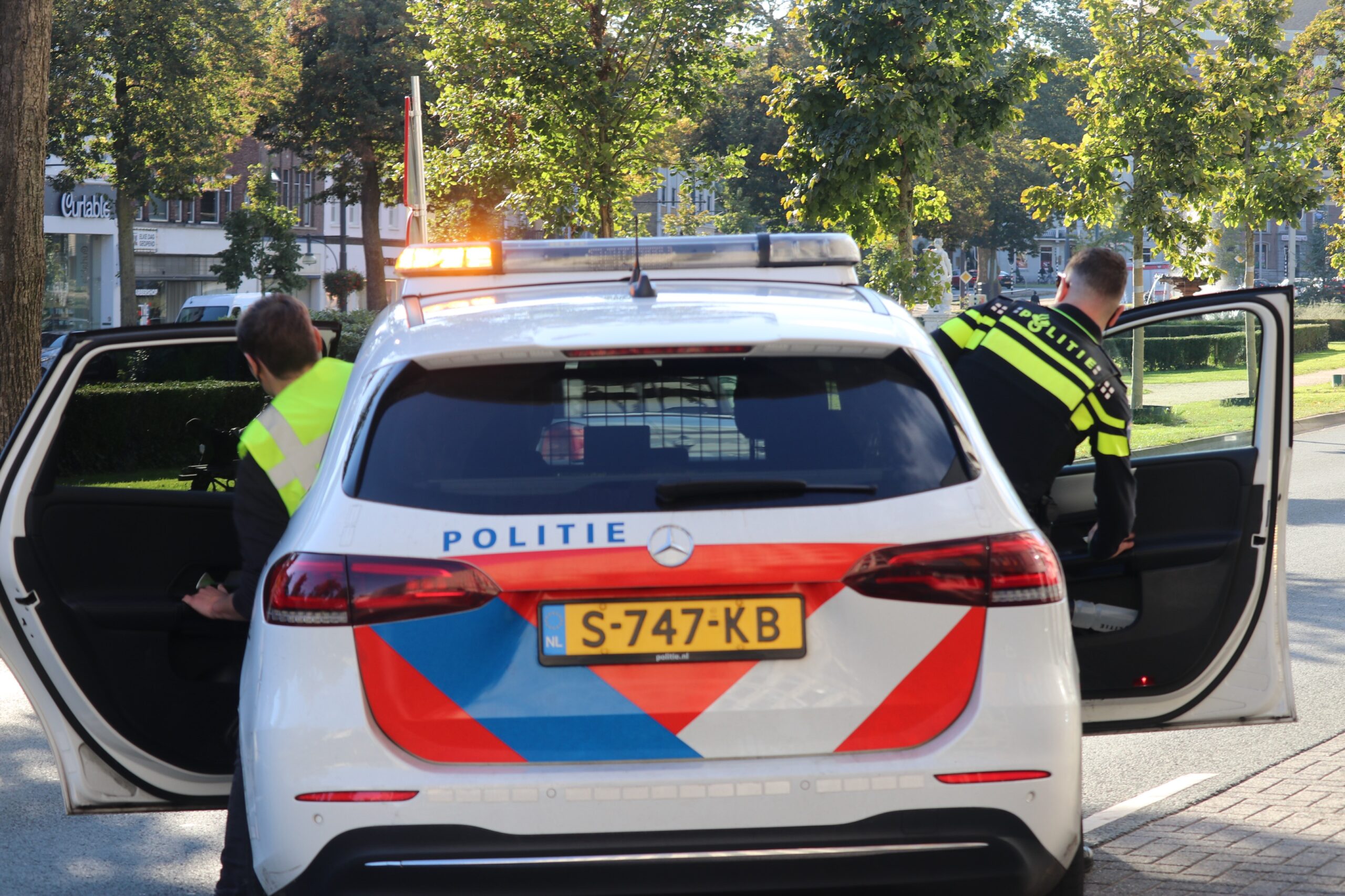 Overleden persoon gevonden in woning, politie houdt alle scenario’s open | 112 Nieuws Nederland