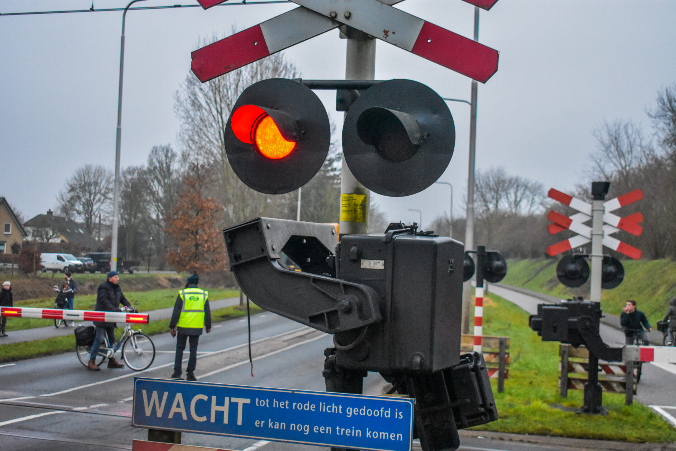 Treinverkeer stilgelegd nadat trein tegen spoorboom botst | 112 Nieuws ...
