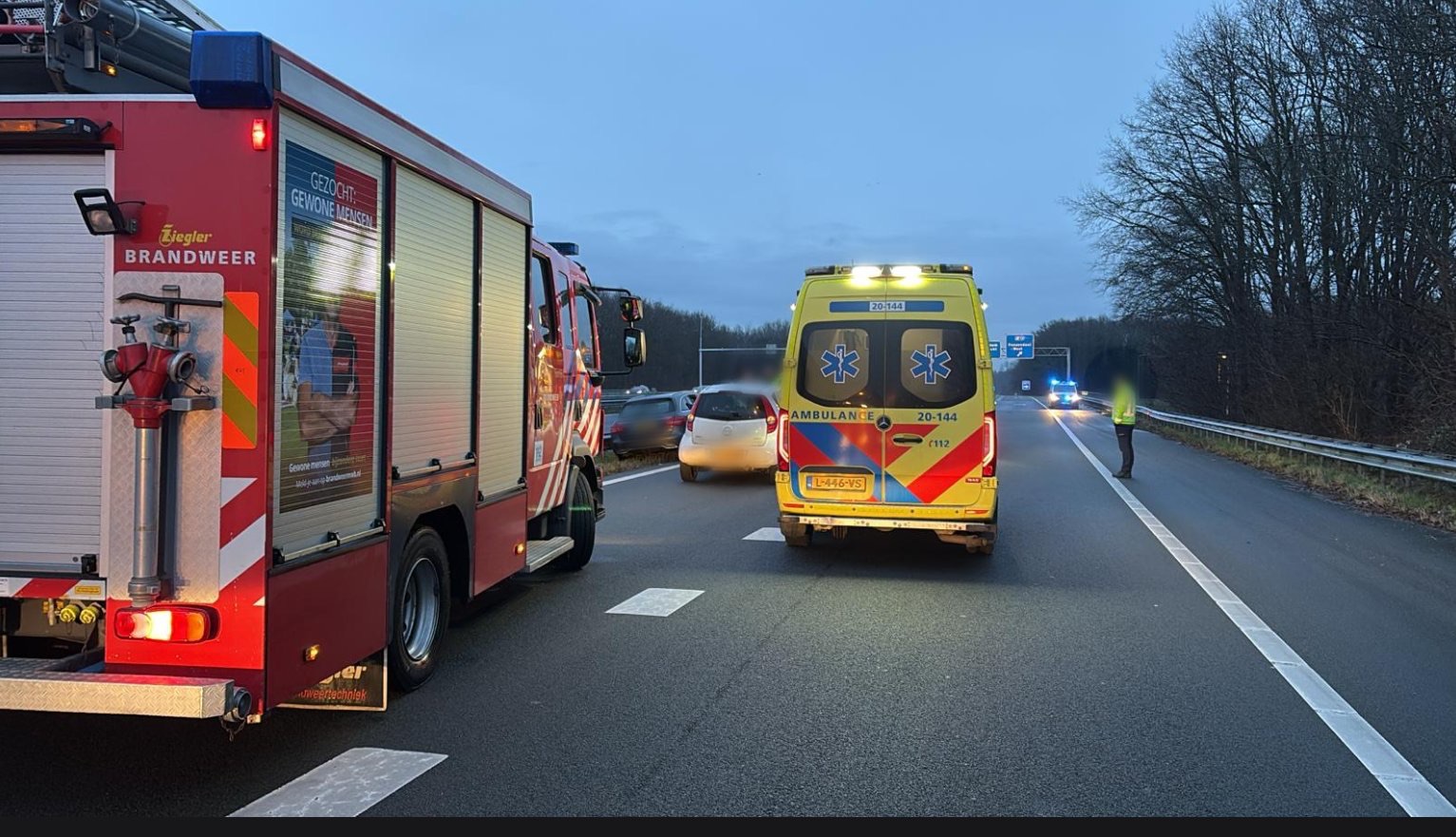 Afgesloten snelweg na ongeval, traumahelikopter geland | 112 Nieuws Nederland