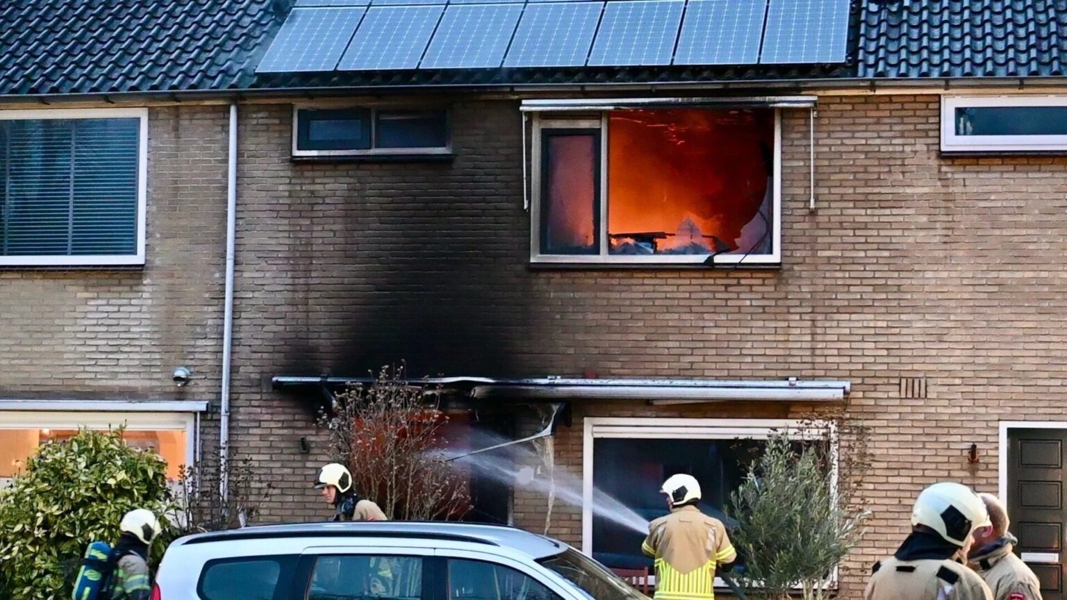 Dochter (20) overleden na grote woningbrand | 112 Nieuws Nederland