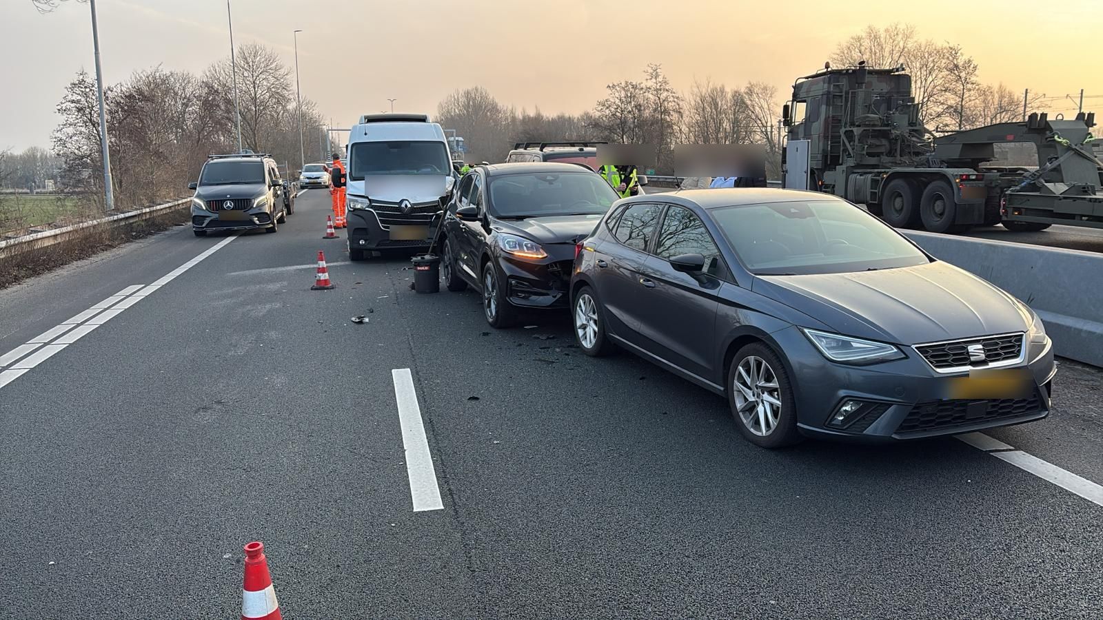 Veel oponthoud na ongeluk met meerdere voertuigen | 112 Nieuws Nederland