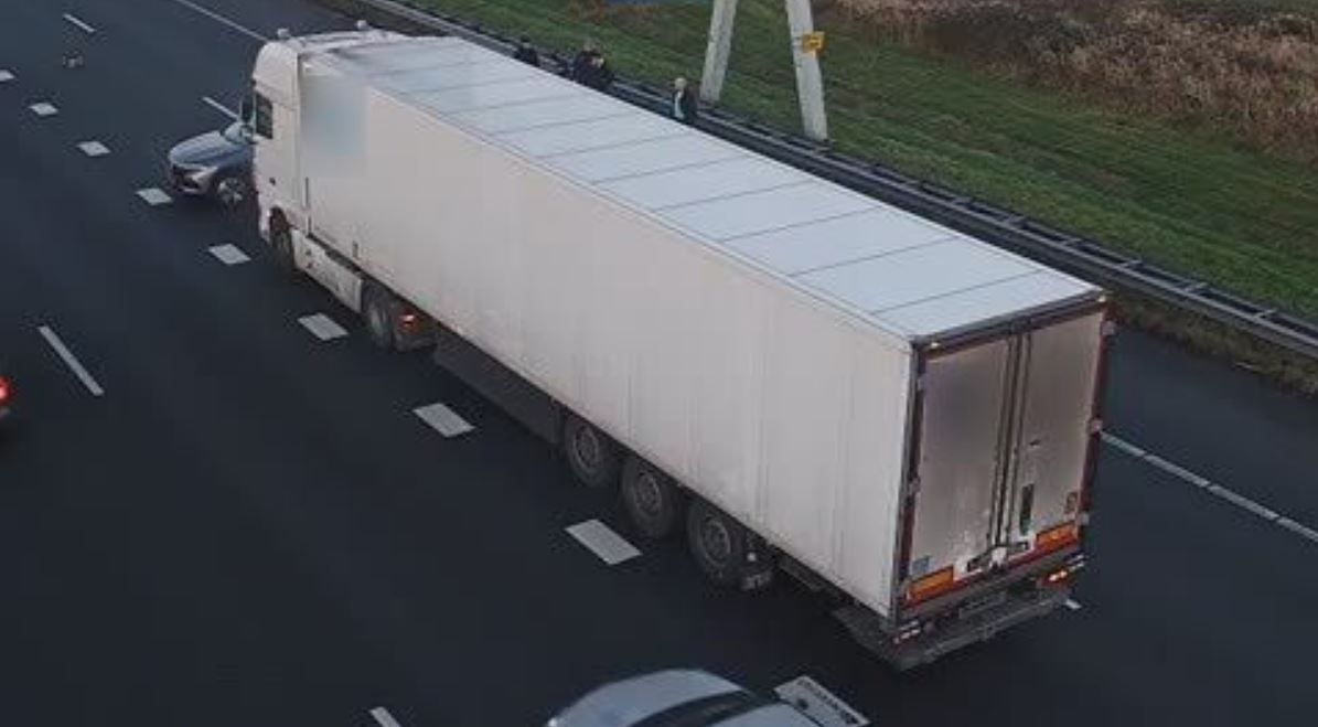 Forse vertraging van 45 minuten na ongeval met vrachtwagen en auto | 112 Nieuws Nederland
