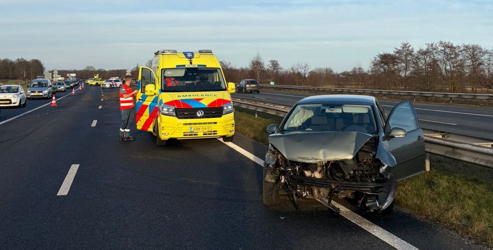 Flink ongeval zorgt voor halfuur vertraging op snelweg | 112 Nieuws ...