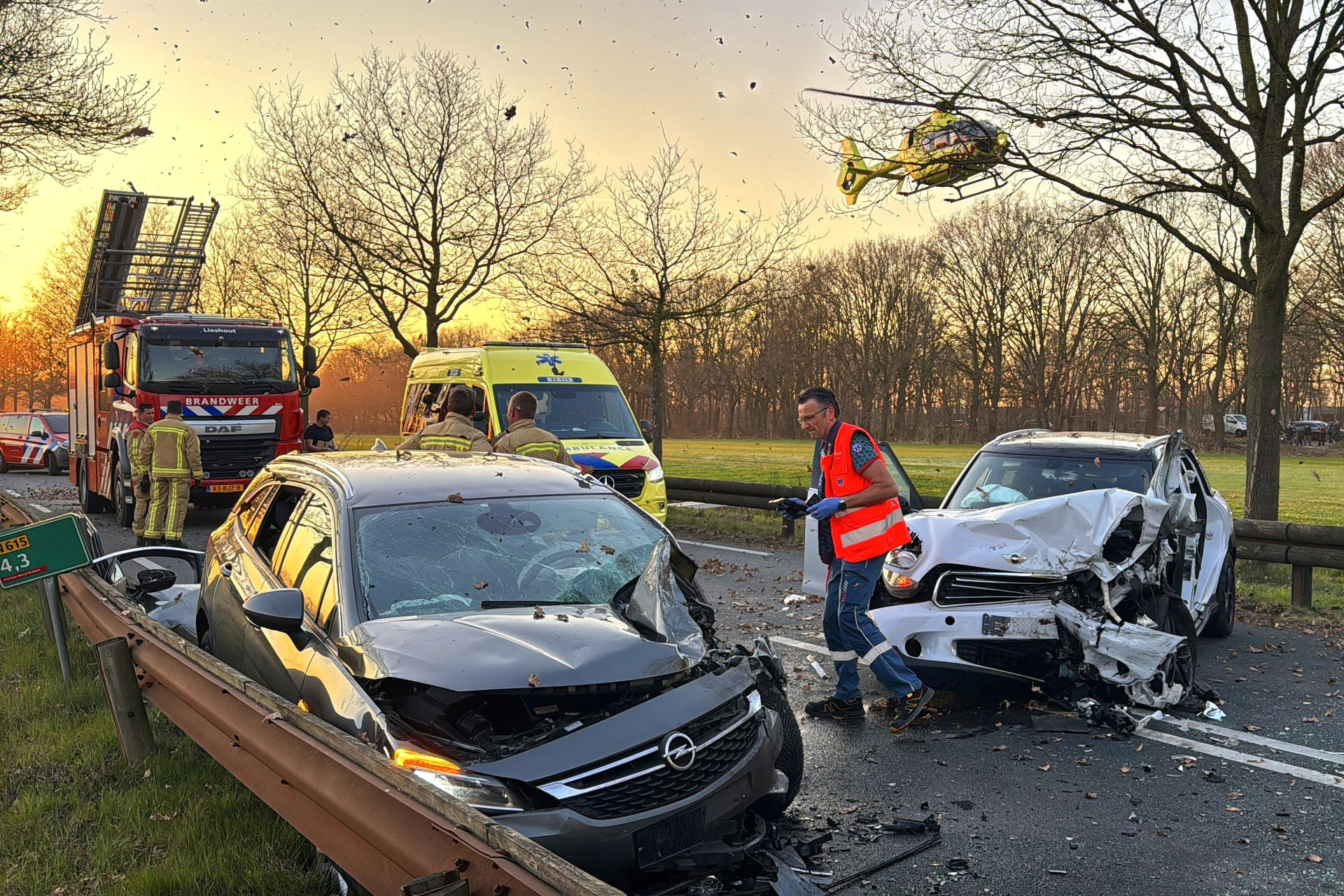 Hond overleden en meerdere gewonden na zeer ernstige frontale aanrijding | 112 Nieuws Nederland