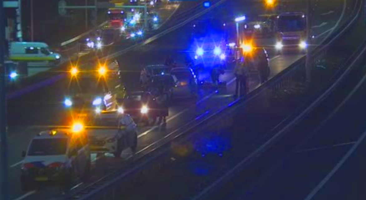 File van 90 minuten na flink ongeval, verkeer wordt omgeleid | 112 Nieuws Nederland