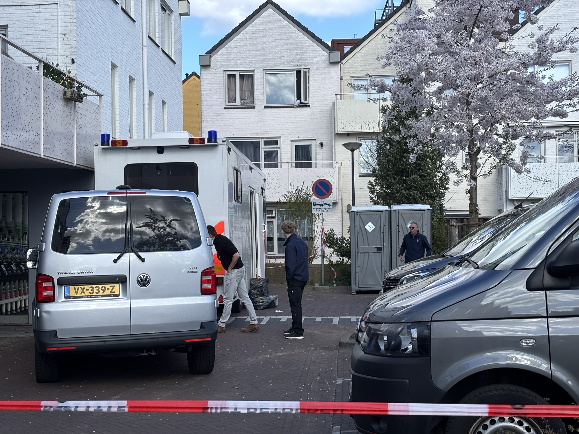 Overleden vrouw (43) gevonden in woning, man (37) aangehouden | 112 Nieuws Nederland