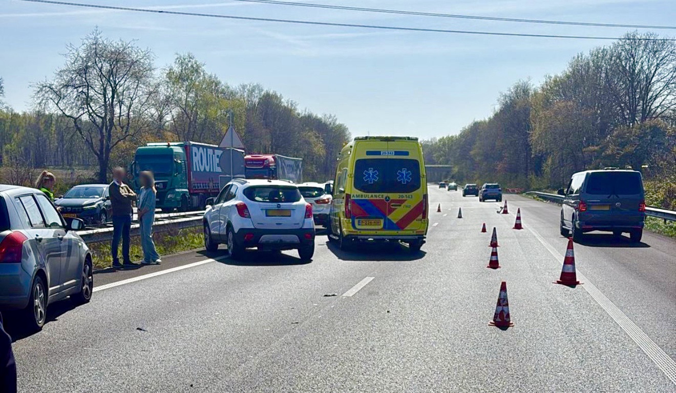 Forse file van 45 minuten na ongeval met meerdere auto’s | 112 Nieuws Nederland