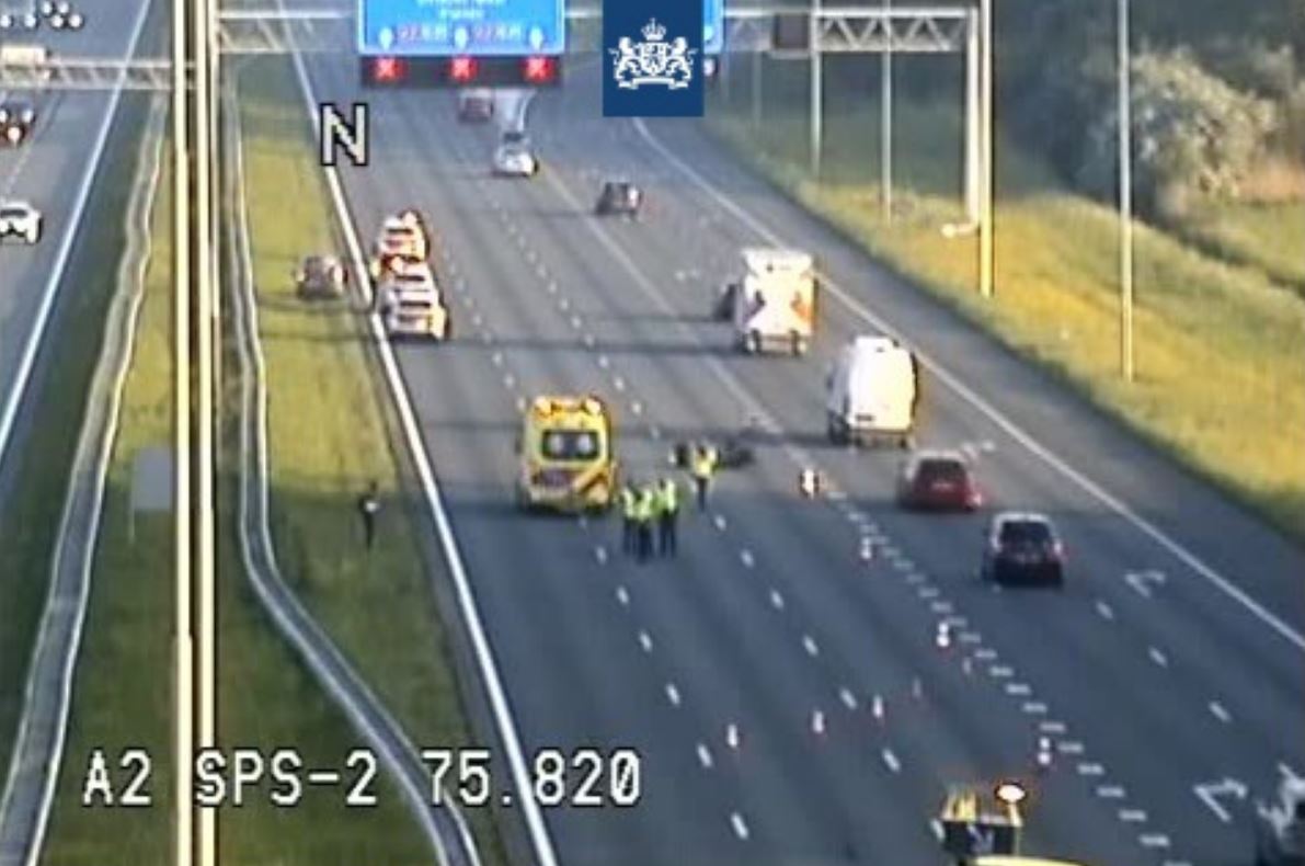 Drie rijstroken dicht en 40 minuten file na ongeval | 112 Nieuws Nederland