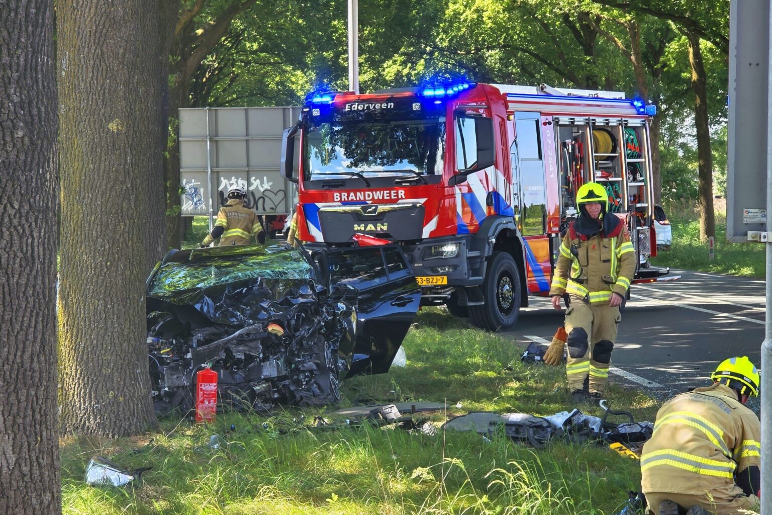 Enorme ravage na ongeval met vier voertuigen | 112 Nieuws Nederland