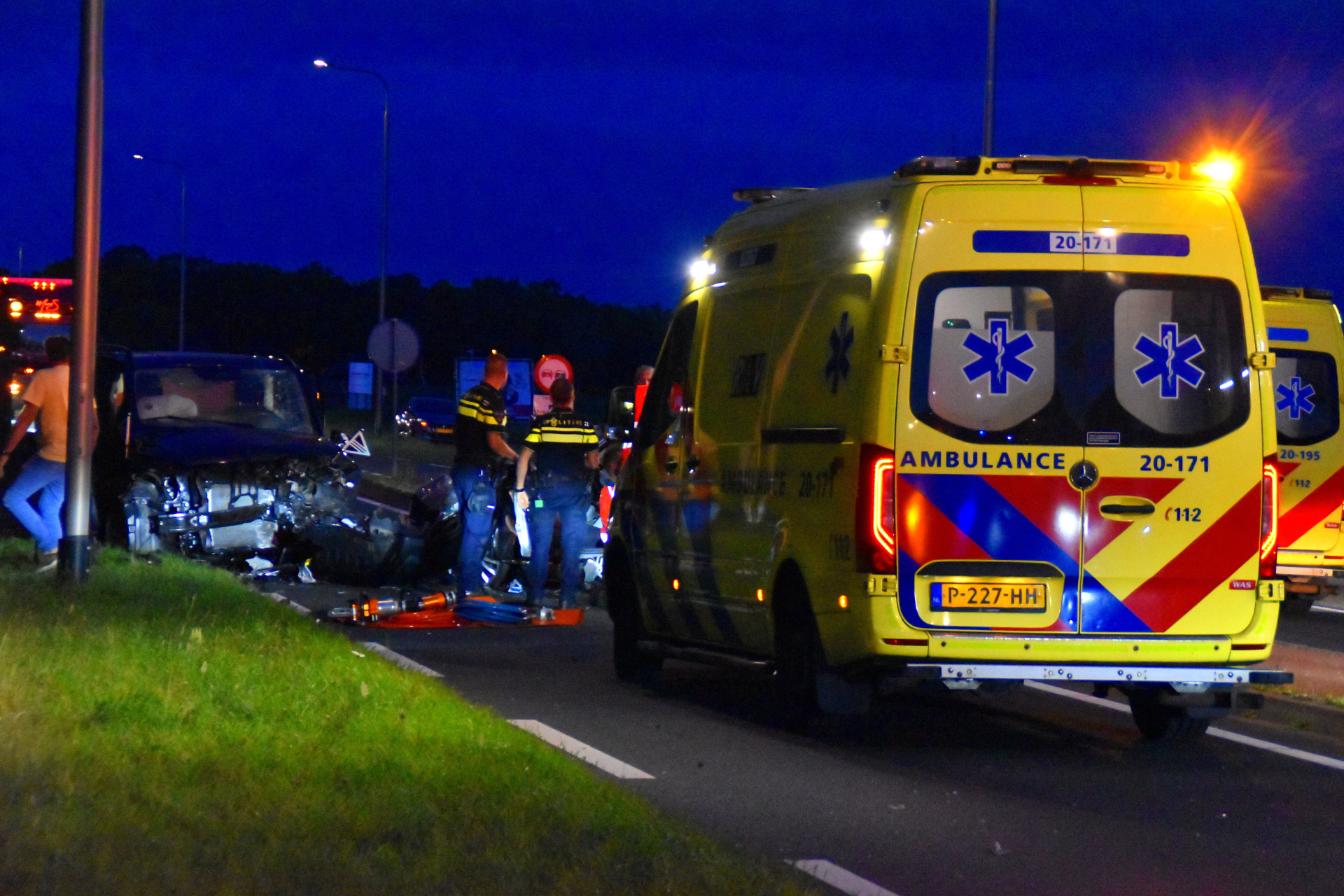 UPDATE | Man (44) overleden na ernstige frontale botsing met rouwauto | 112 Nieuws Nederland