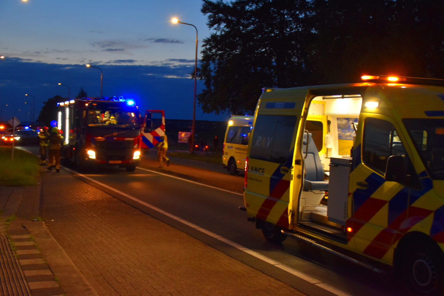 Twee zwaargewonden na ernstige frontale botsing tussen rouwauto en personenauto | 112 Nieuws ...
