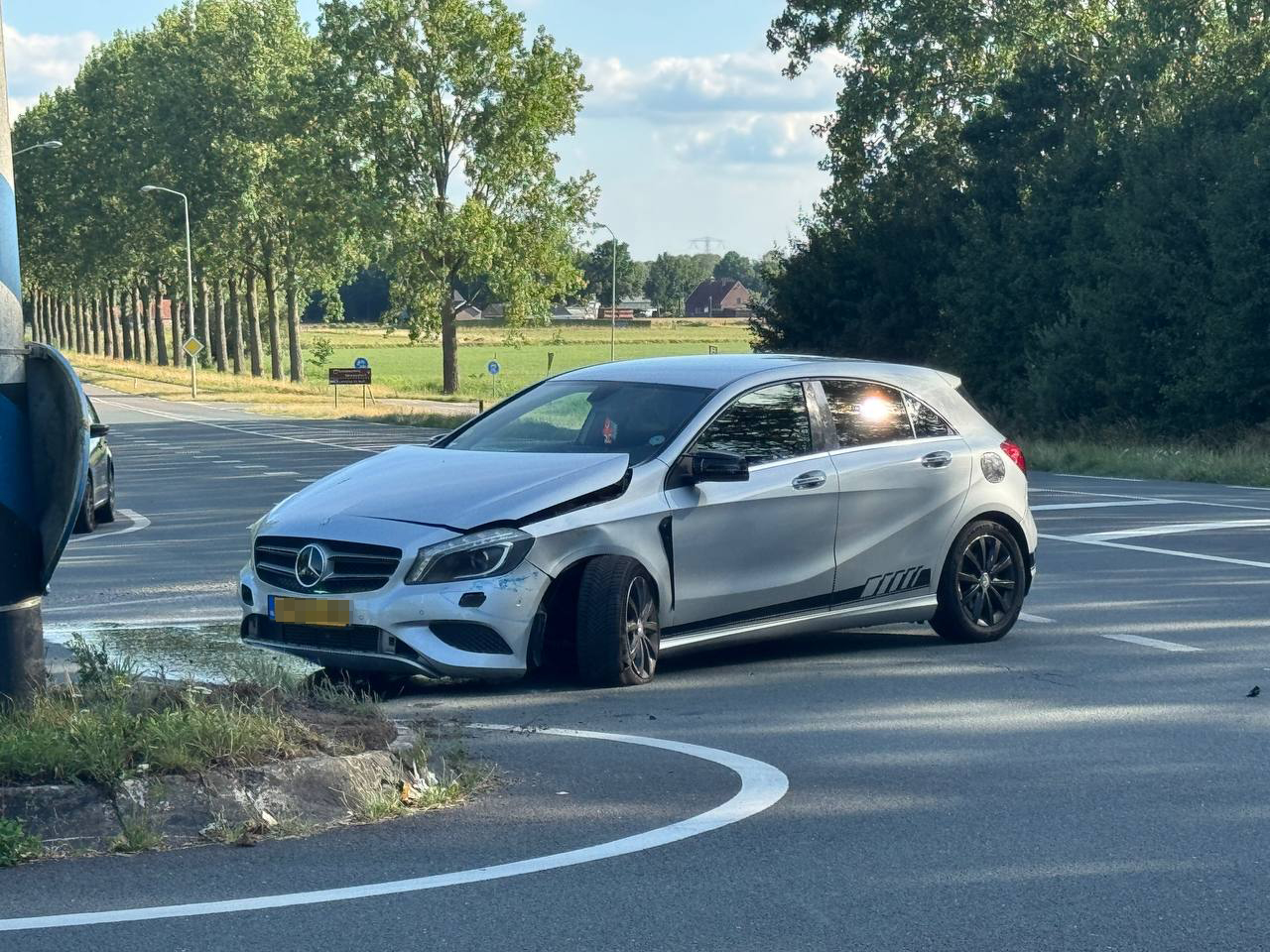 Auto zwaar beschadigd na fors eenzijdig ongeval | 112 Nieuws Nederland