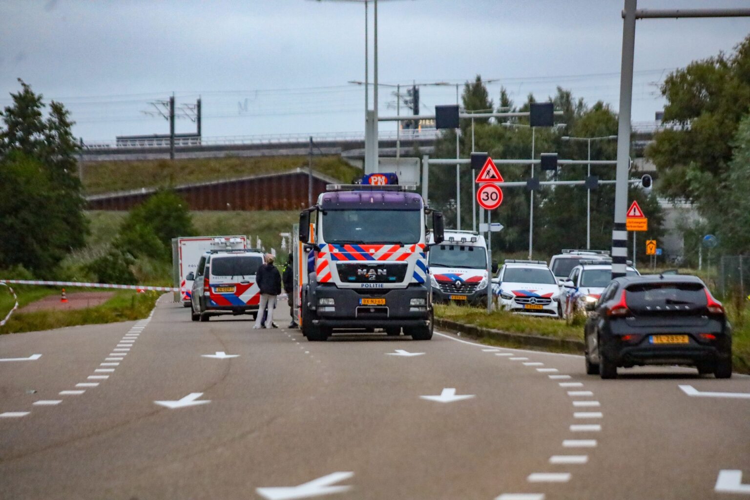 Lichaam van meisje (17) gevonden in berm, door misdrijf overleden | 112 ...