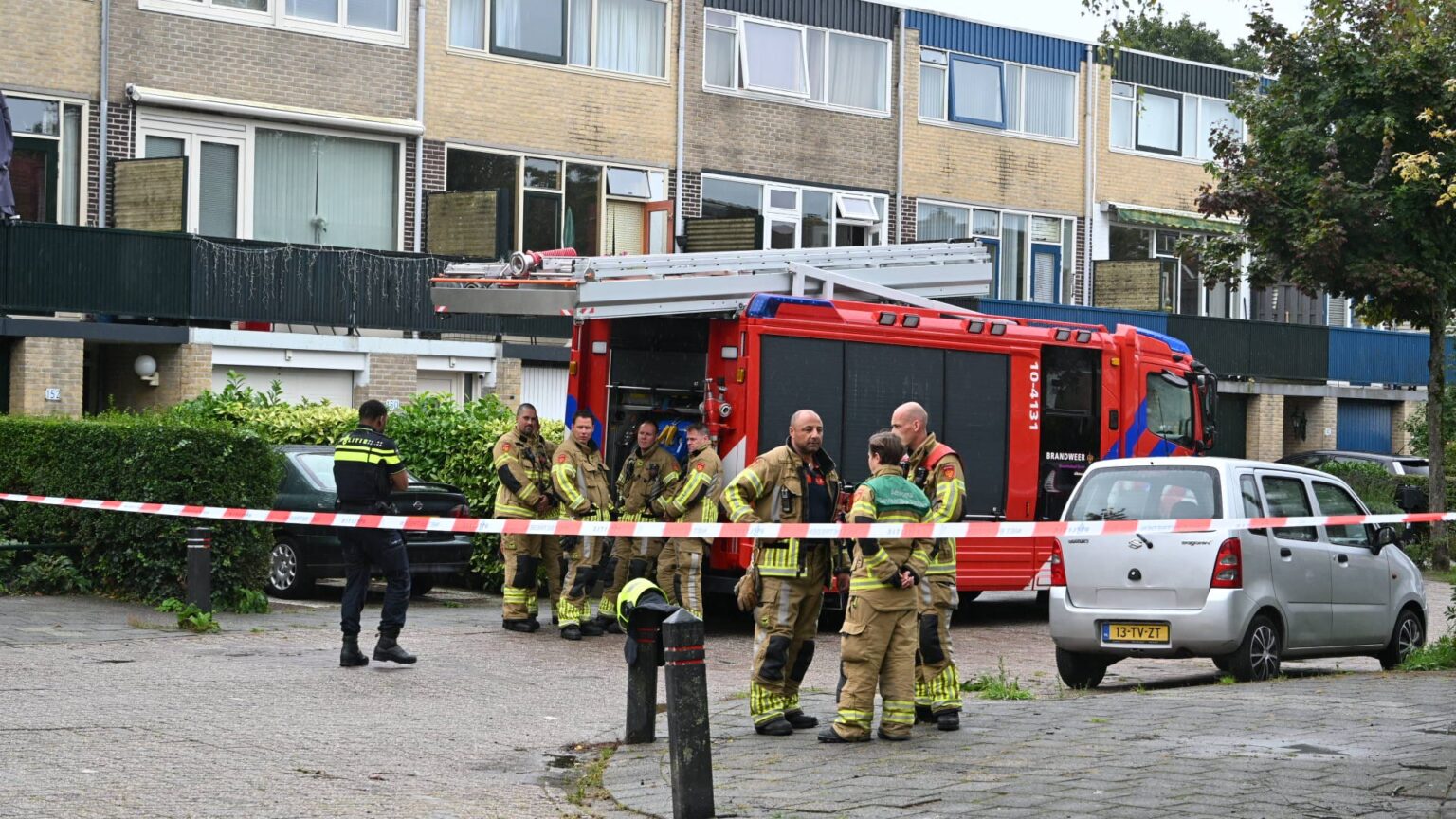 Overleden persoon in een woning, omgeving volledig afgezet | 112 Nieuws Nederland