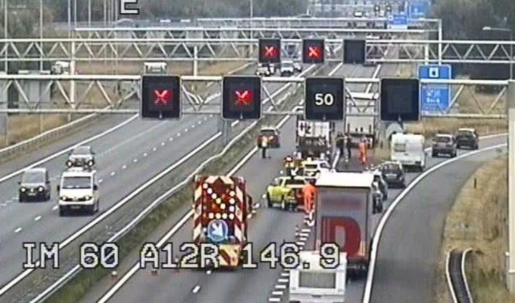 Snelweg dicht na ernstig ongeval, traumahelikopter opgeroepen | 112 Nieuws Nederland