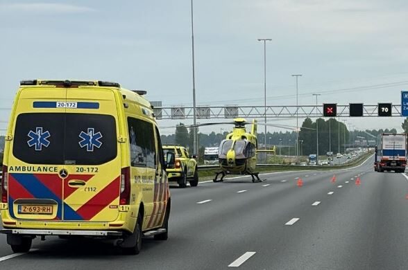 Snelweg dicht en 75 minuten file na ernstig ongeval; traumahelikopter ...